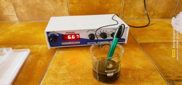 A Review on Formulation and Evaluation of Herbal Shampoo | IJPS Journal